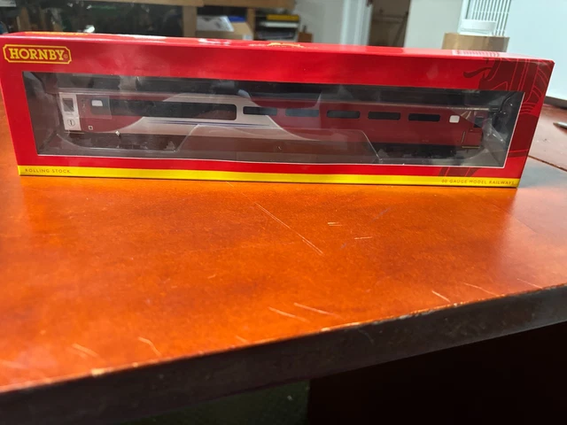 HORNBY R4932 MK3 TRFB trailer buffet 40748 in LNER red and white £33.98 ...