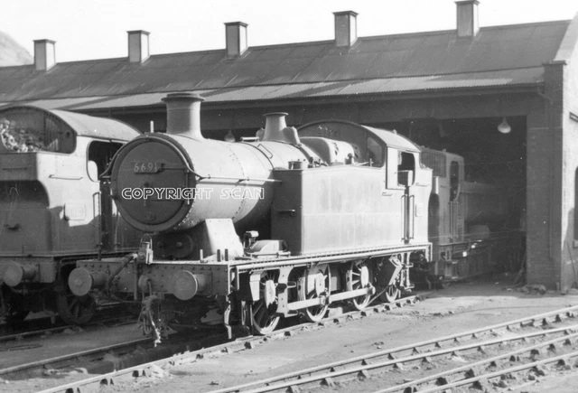 RAILWAY STEAM PHOTO: 6691 GWR 5600 @ LLANELLY 63 £3.83 - PicClick UK
