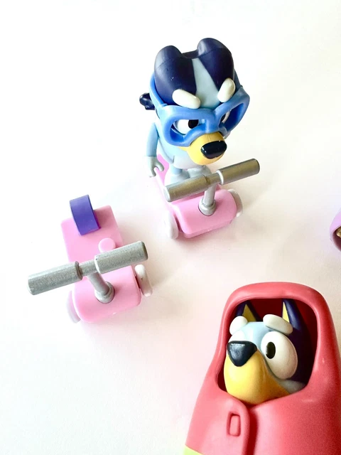 BLUEY GRANNIES BINGO & Bluey Figure lot ACCESSORIES Scooter ...