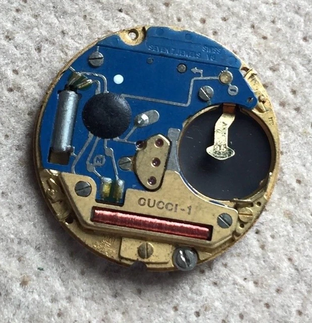 GUCCI 1 MOVEMENT Quartz Montre Vintage Pas Fonctionne EUR 36,75 - PicClick FR