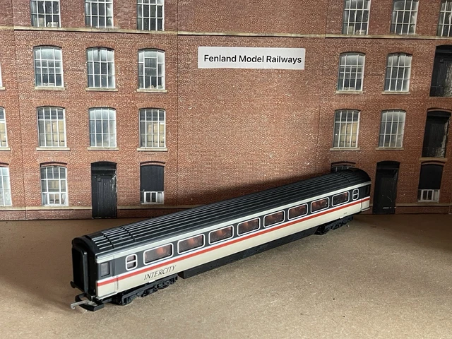 LIMA OO GAUGE Model Railway HST Intercity 125 Standard Class Mark 3 ...