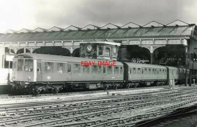 PHOTO 3-CAR Dmu (Class 104) Leaving Manchester (Victoria) No Sm50487 ...