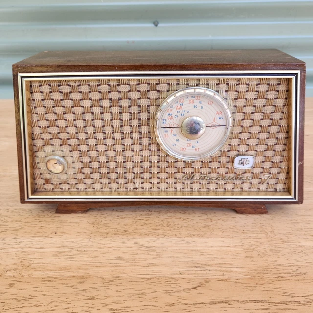 VINTAGE STC 1960’S WOOD GRAIN Radio TRANSISTOR Mantel AUSTRALIAN MADE ...
