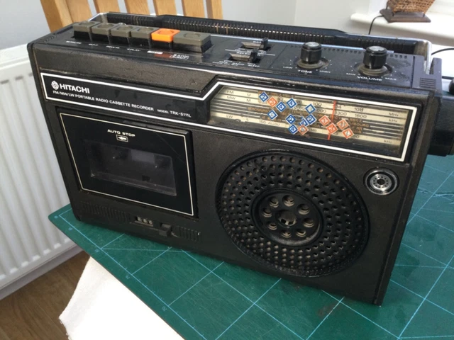 HITACHI THREE BAND RADIO CASSETTE RECORDER MODEL TRK-5111L spares or ...