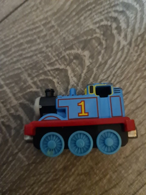 THOMAS THE TANK Engine Magnetic toy Train gullane 2009 £0.99 - PicClick UK