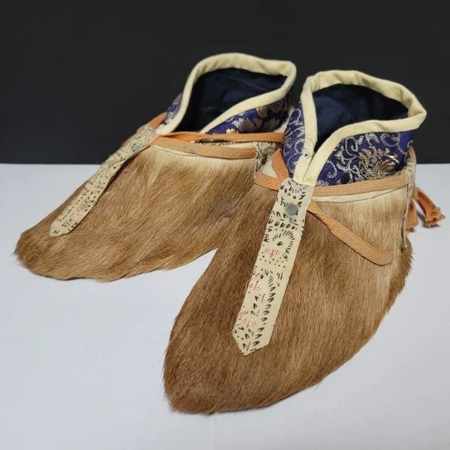 JAPAN OLD KEGUTSU shoes yoroi Kabuto koshirae Armor katana Samurai from ...