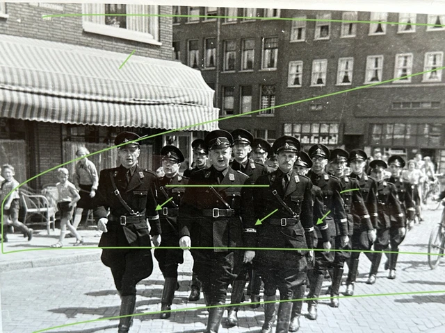 ORIGINAL FOTO NSB-MITGLIEDER 'Vendel Peter Ton' marschieren in Holland ...