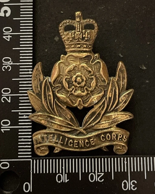 INTELLIGENCE CORPS OFFICERS Silver Plate Collar Badge With Queens Crown ...