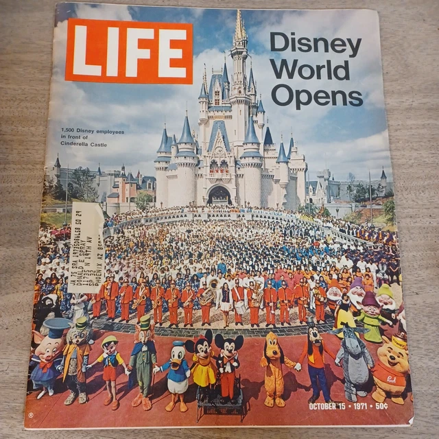 LIFE MAGAZINE OCTOBER 1971 Walt Disney World Opens Issue 1500 Employees ...