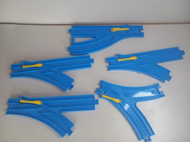 TOMY TRACKMASTER THOMAS the Tank Engine Blue Junction Track Bundle B £ ...