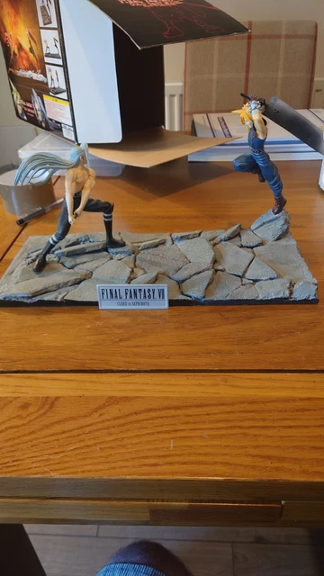 FINAL FANTASY VII Cold Cast Statue Cloud Vs Sephiroth (Slight Damage) £ ...