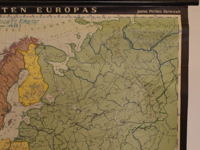 SCHOOL WALL MAP Europe States 1976 European Countries 103x92 EUROPE ...