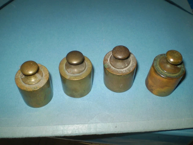 4 POIDS LAITON de 200 grs pour balance; 200 grammes X 4 EUR 22,00 ...