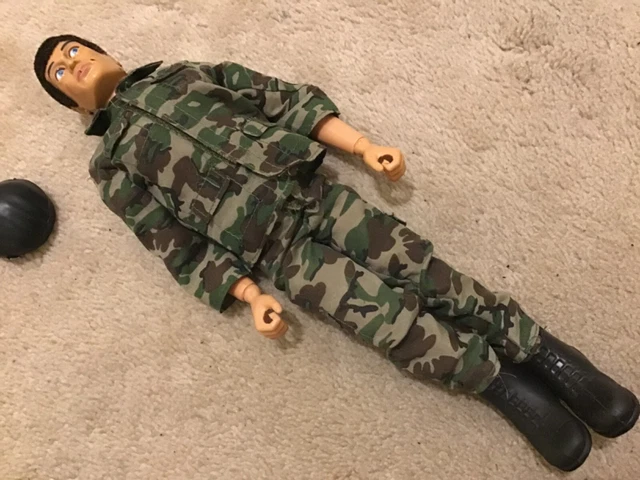 VINTAGE ACTION MAN Eagle Eyes Figure + Uniforms & Parts for spares ...