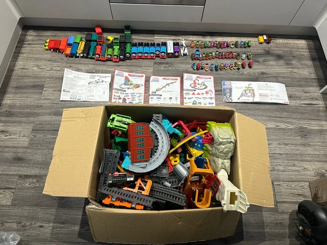 THOMAS THE TANK Engine And Friends Huge Train set Bundle X5 Sets £119. ...