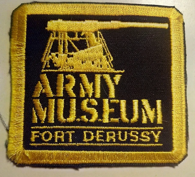 VINTAGE FORT DERUSSY Army Museum Hawaii Patch Badge Crest $9.80 ...