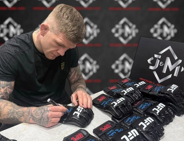 CHRIS DUNCAN SIGNED UFC Glove MMA COA Included £55.00 - PicClick UK