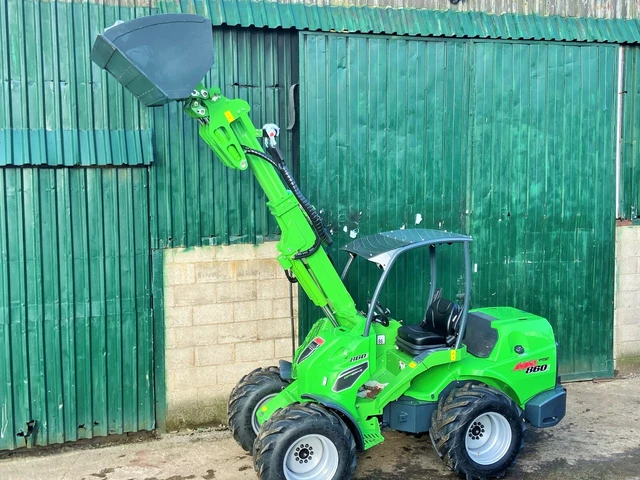 NEW AVANT ARTICULATED Compact Wheeled Loaders for Sale / Hire North ...