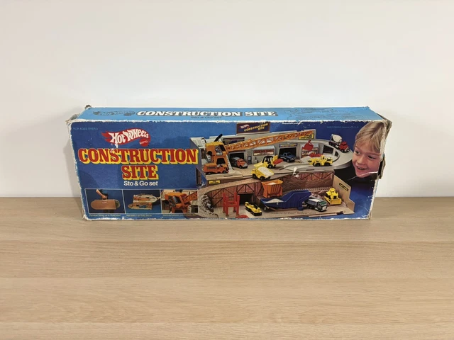 VINTAGE MATTEL HOT Wheels Construction Site Sto and Go in Box 1982 £50. ...