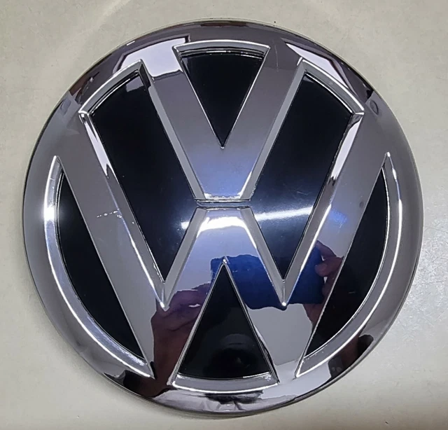 VW PASSAT CC Front Bumper Bonnet Grille Chrome Vw Logo Badge Emblem ...