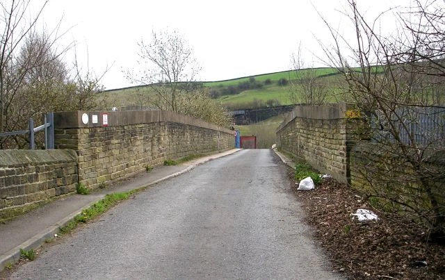 PHOTO 6X4 BRIDGE BBW\/1 - Station Road, Bradley Colne Bridge c2008 EUR ...