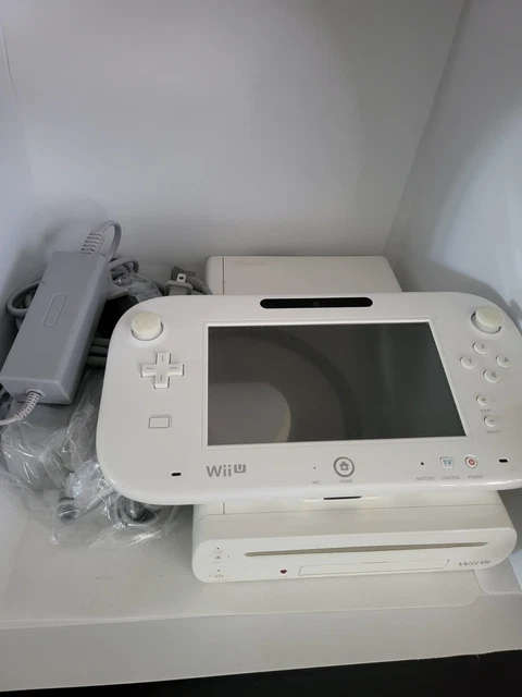 NINTENDO WII U White Console 32GB Bundle GamePad + Mario Kart 8 ...