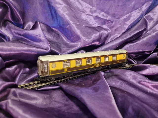 HORNBY R229 BR Pullman Parlour Car Coach Lucille Boxed Tan Version £8. ...