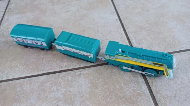 THOMAS TOMY TRACKMASTER Connor train With Tender & Carriage (battery op ...