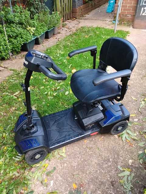 DRIVE STYLE PORTABLE Mobility Scooter. Folds /Dis Assembles To Fit In ...