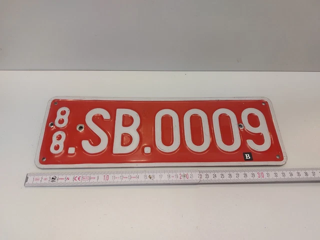 Rotes Kennzeichen Weisse Schrift Belgien
