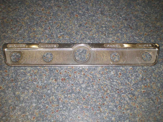 AUSTIN CAMBRIDGE A60 DASHBOARD SWITCH FASCIA PANEL Straight with few ...