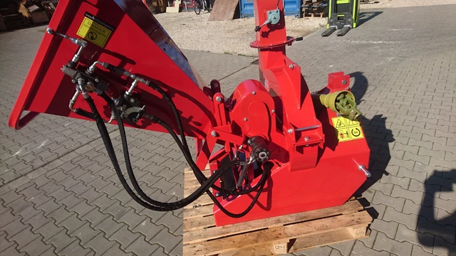 HOLZHÄCKSLER HOLZSCHREDDER HOLZHACKER Buschholzhacker FR 8 mit ...
