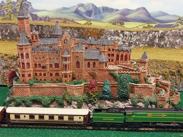 LARGE Z GAUGE Scale Large European Royal Medieval Castle Railway Train ...