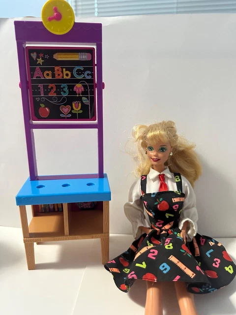 VINTAGE BARBIE TEACHER Doll w/ Classroom Chalkboard Easel – School ...