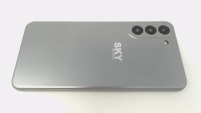 TÉLÉPHONE PORTABLE SKY Devices B63 (gris 16 Go) débloqué double SIM EUR ...