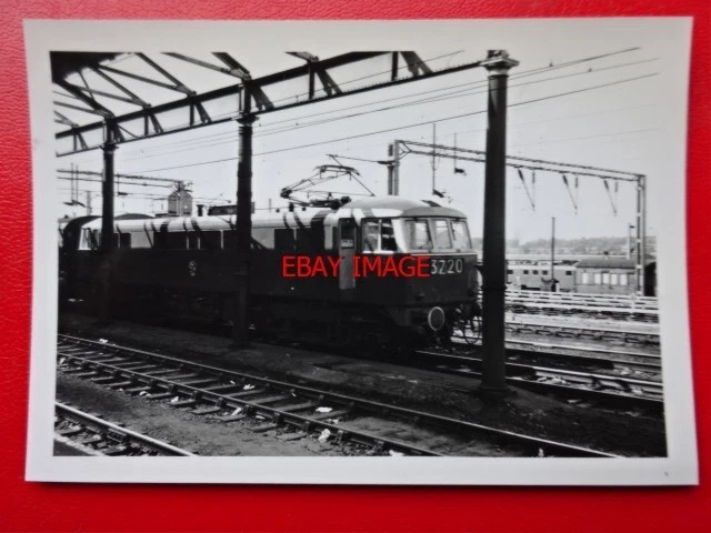 PHOTO ELECTRIC Loco No E3104 At Rugby Railway Station 6/65 £1.85 ...