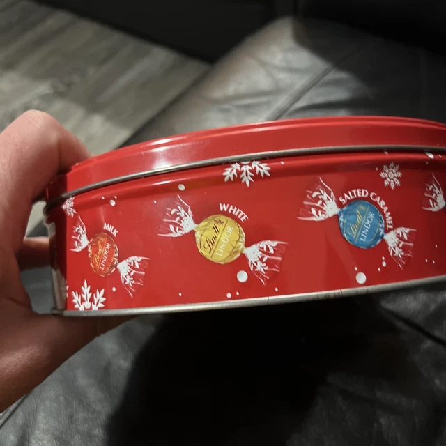 LINDT LINDOR ASSORTED Chocolate Selection Tin 450g with a smooth ...