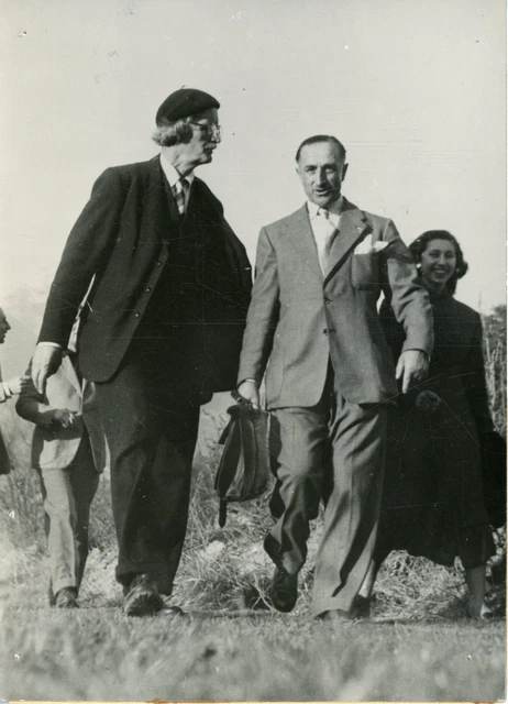 LE PHYSICIEN AUGUSTE Picard, Pietro Vassena et sa fille, Genève 1948 ...