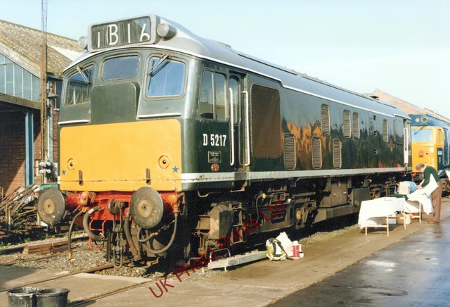RAILWAY PHOTO 6X4 Class 25 D5217 BR Green Eastleigh TMD 27/9/1992 £1.60 ...