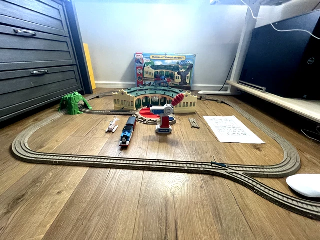 THOMAS AND FRIENDS Trackmaster Tidmouth Sheds very rare model remote ...