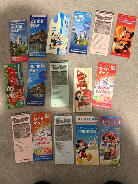 VINTAGE TOKYO DISNEY Resort / Disneyland / Disneysea guide maps, lot of ...