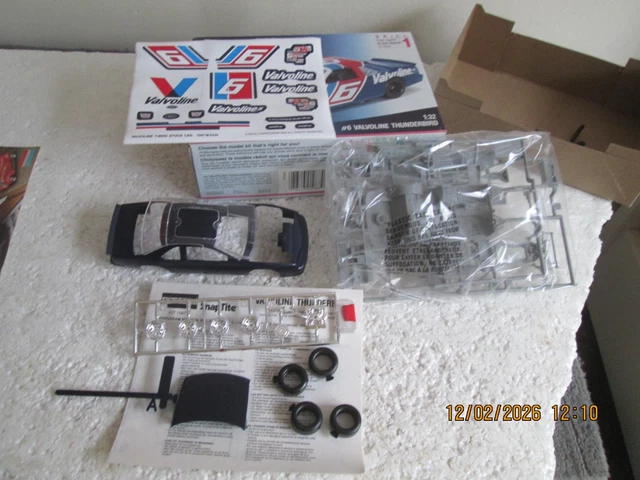 1/32 MONOGRAM #6 Valvoline Thunderbird Snap Tite Model Kit (1087) £19. ...