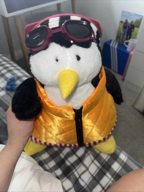 OFFICIAL HUGSY PENGUIN Plush Toy from Friends Experience Rare £35.00 ...