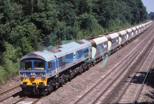 35MM RAILWAY SLIDE of Class 59 59004 @ Woodley Copyright to Buyer £4.99 ...