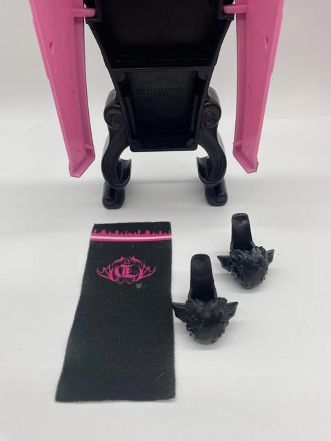 MONSTER HIGH DRACULAURA Powder Room Edition Doll Bathtub Sink Count ...