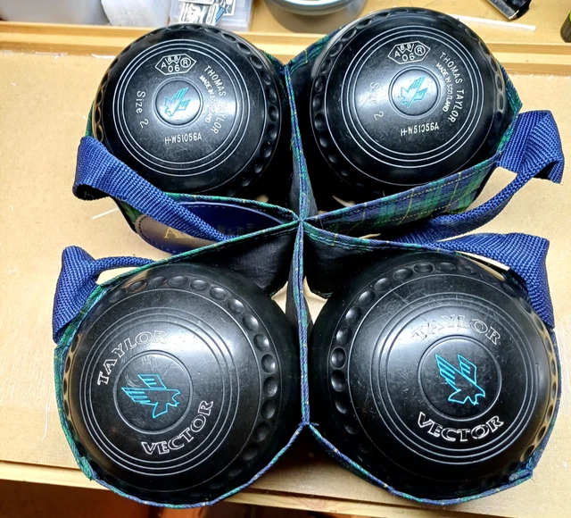 THOMAS TAYLOR VECTOR Lawn Bowls Size 2 with tartan bowls carrier £60.00 ...