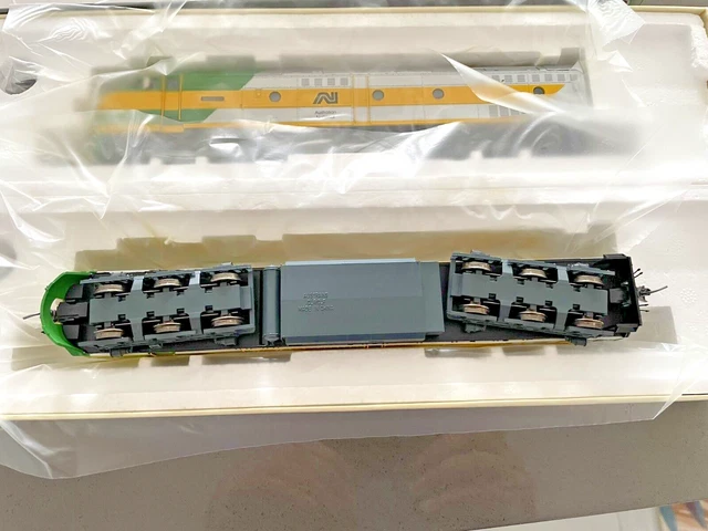 HO SCALE AUSTRAINS Anr Australian National Rail Gree Clp Class Loco Set ...