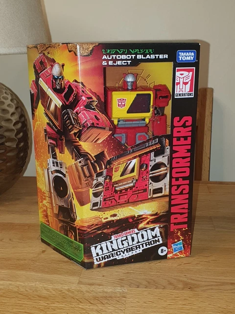 TRANSFORMERS WAR FOR Cybertron Kingdom Blaster & Eject Brand New* Mint ...