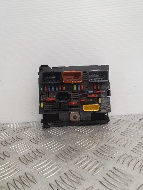 CITROEN C4 PEUGEOT Engine Bay Fuse Box 9675877980 BSM-R02-00 + Bouchons ...