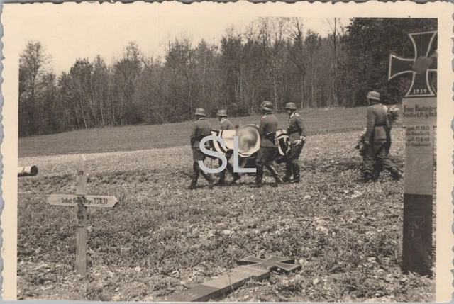 FOTO, MG.-BATL. 14, Beisetzung, Friedhof, Bar-le-Duc, Frankreich, 1942 ...